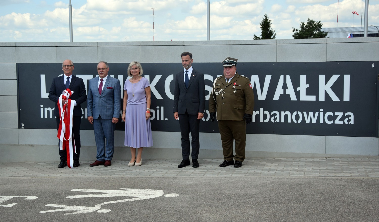 Lotnisko nosi imię gen. bryg. pil. Witolda Urbanowicza | Wiadomości Suwałki